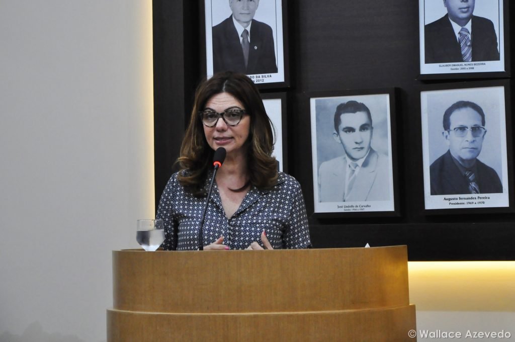 Fernanda Costa faz leitura anual e explica polêmica do transporte ...